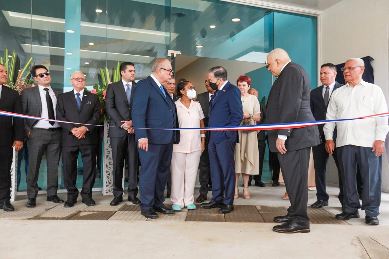 Presidente Cortizo inaugura Hospital de Cancerología Dr. Adán Ríos, en ...